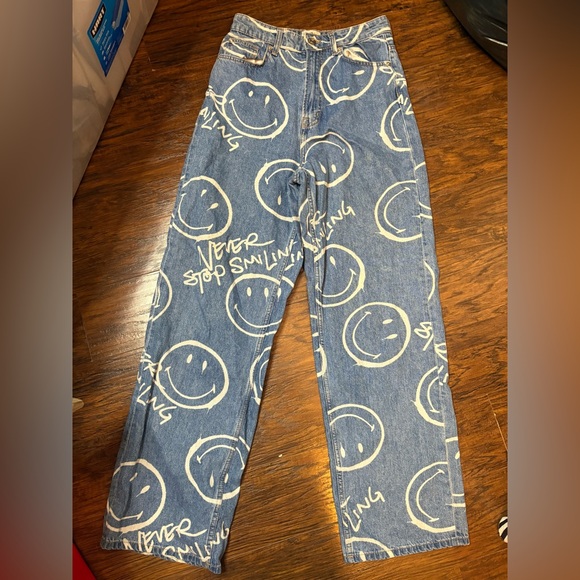 SMILEY X H&M | Jeans | Smiley X Hm Jeans Denim Smile Faces Straight ...
